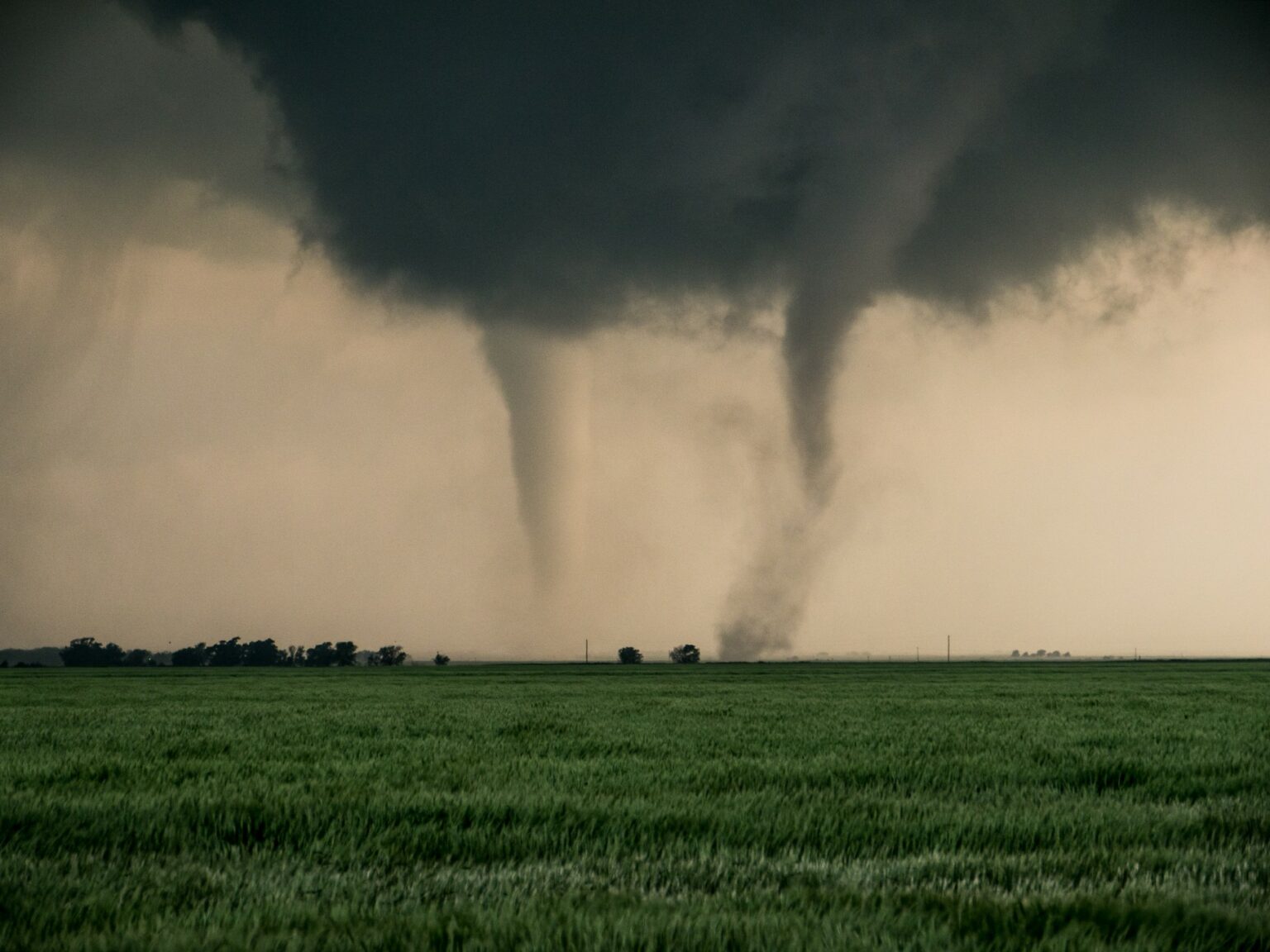 10 Names Used to Distinguish Tornado Shapes and Sizes - Breaking Weather